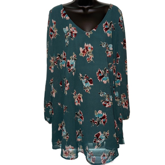 entro | Dresses | Entro Green Floral Shift Mini Dress | Poshmark